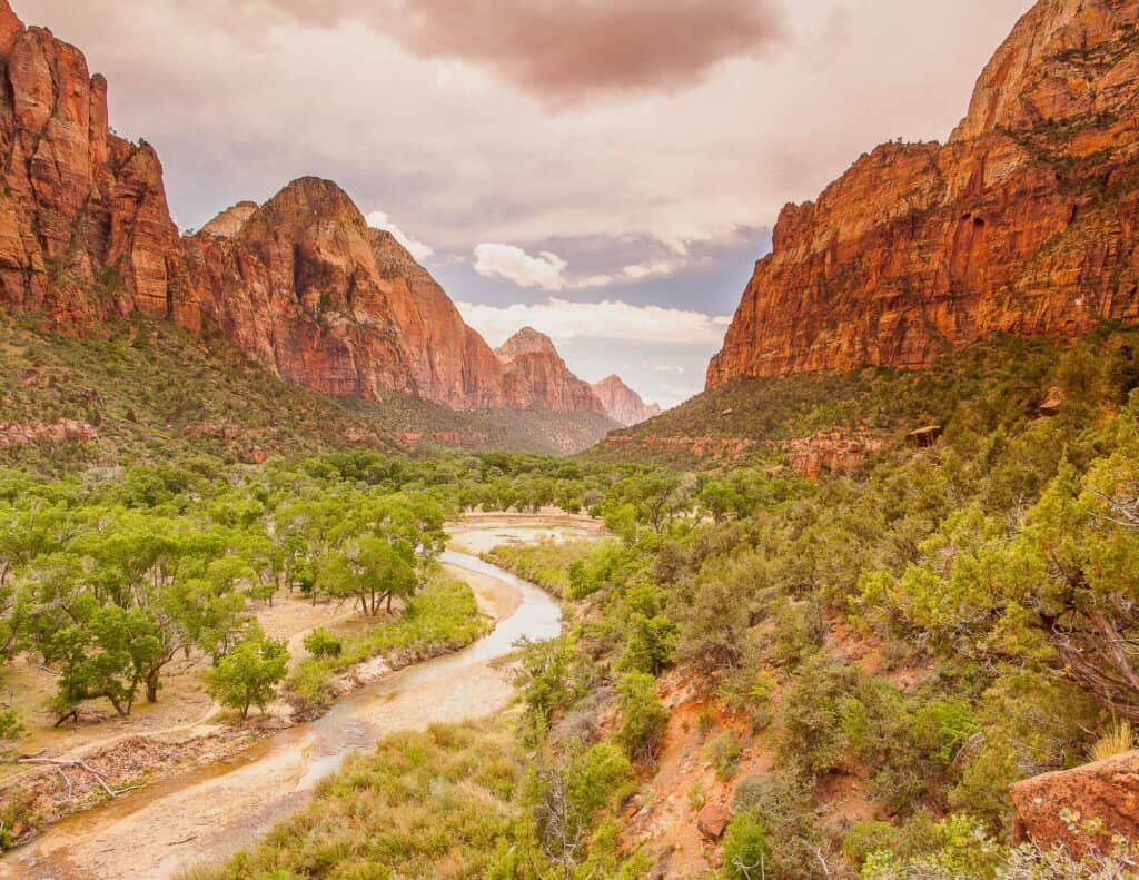 The 21 Best Hikes in Zion National Park (Full Guide)